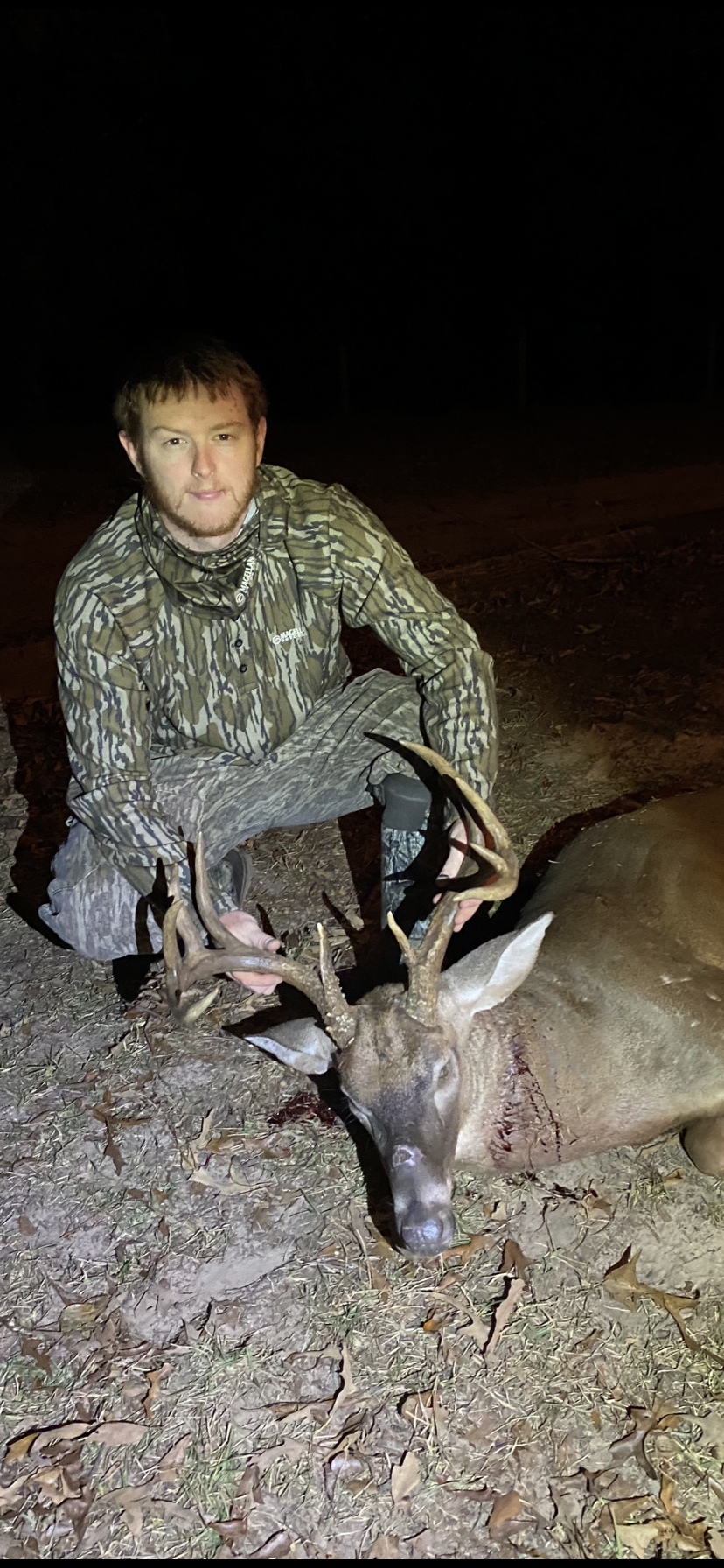11 point buck chasing does